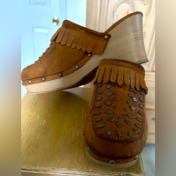 BAMBOO | Shoes | Vtg Fringe Clog Studded Mule Tan Brown By Bamboo Man ...
